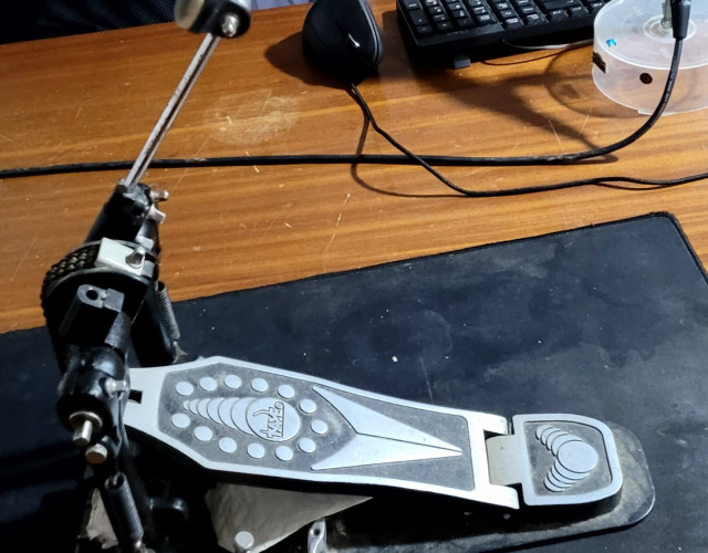 Pedal de bombo Taye de segunda mano por 65 € en Madrid