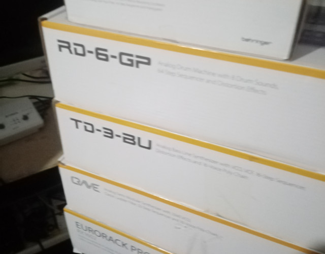 Por liquidación de estudio vendo el equipo. de segunda mano por 100 ...