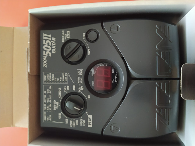 Zoom 505 II de segunda mano por 50 € en Madrid | Guitarristas