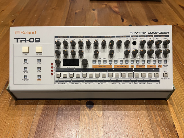 Roland TR 09 de segunda mano en Barcelona