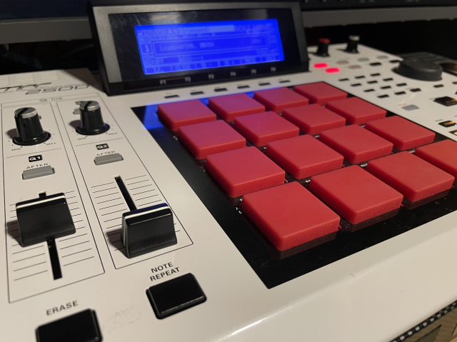 Akai MPC 2500 - Special Edition White de segunda mano por 1200 € en ...