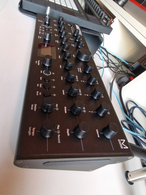 Modal Argon 8m de segunda mano por 395 € en Sevilla | Hispasonic