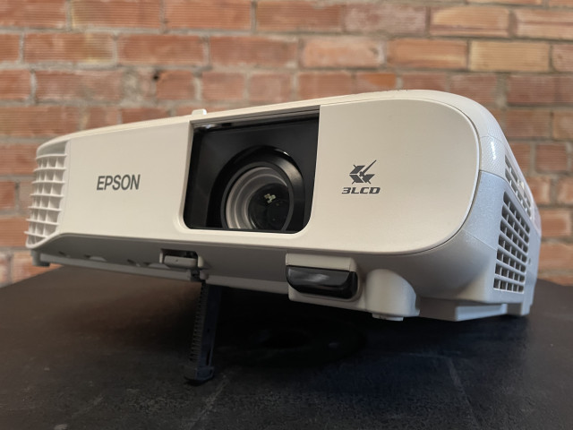 Proyector HD Epson EB-X39 de segunda mano por 350 € en Lleida