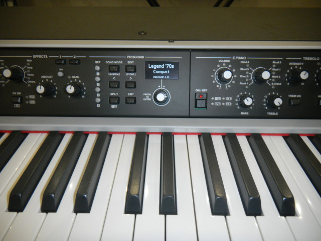 Viscount LEGEND ´70 Compact 73 OFERTON de segunda mano por 790 € en Granada