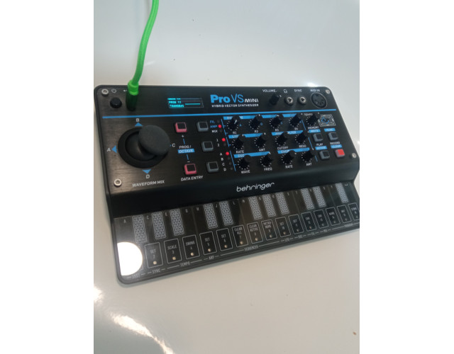 Behringer Pro VS Mini de segunda mano por 70 € en Madrid | Hispasonic