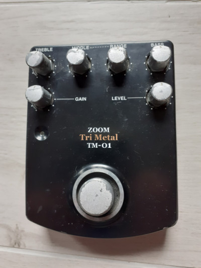 Zoom tri metal TM01 de segunda mano por 99 € en Pontevedra | Guitarristas