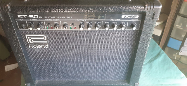 Ampli Roland-ST-5) R TSE de segunda mano por 100 € en Cáceres ...