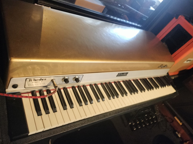 Fender rhodes mkI de segunda mano por 5500 € en Lugo | Hispasonic