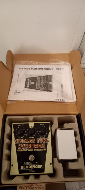 Behringer VT911 Vintage Tube Overdrive de segunda mano por 50 € en ...