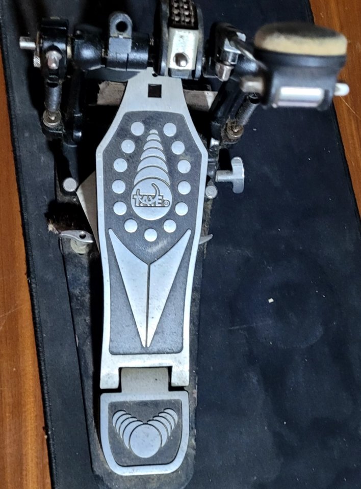 Pedal de bombo Taye de segunda mano por 65 € en Madrid