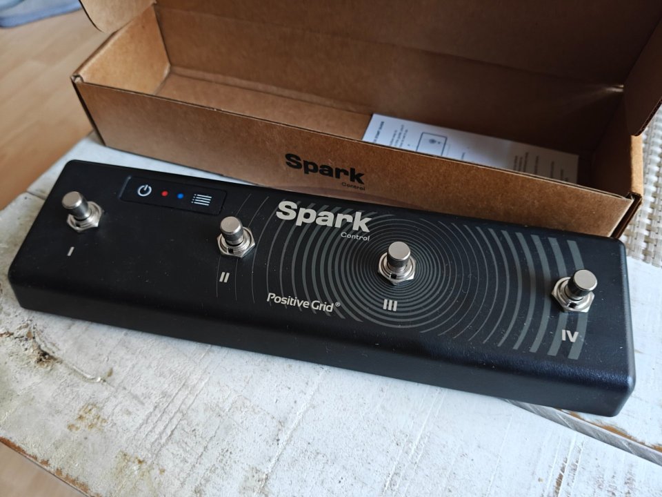 Positive grid Spark control de segunda mano por 60 € en Barcelona ...