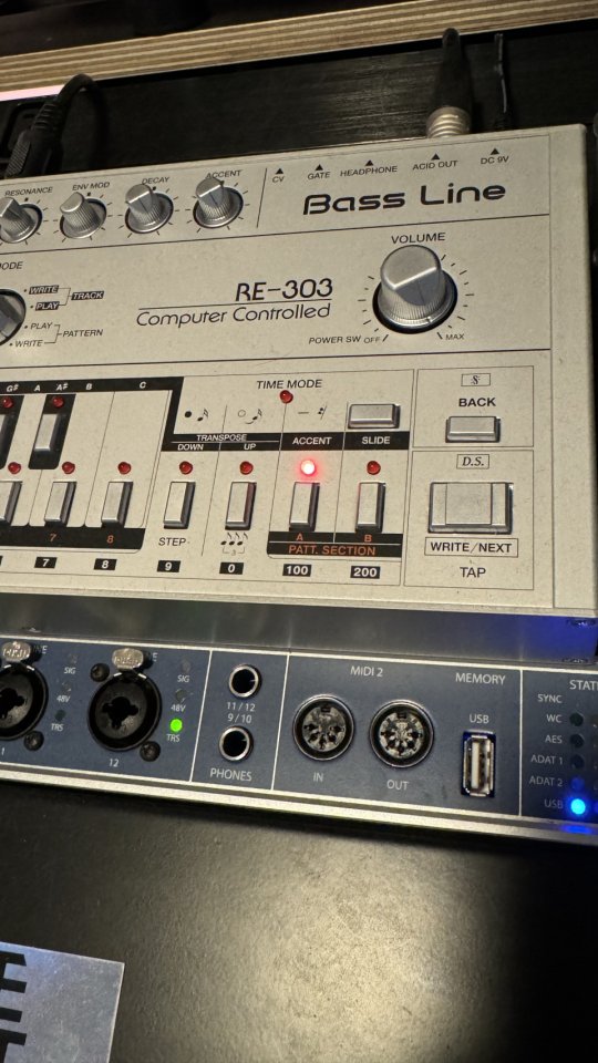 Dinsync 303 clone Roland 303 de segunda mano por 999 € en Illes Balears