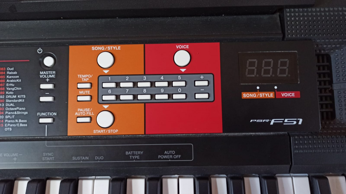 Yamaha PSR-F51 de segunda mano por 70 € en Madrid | Hispasonic